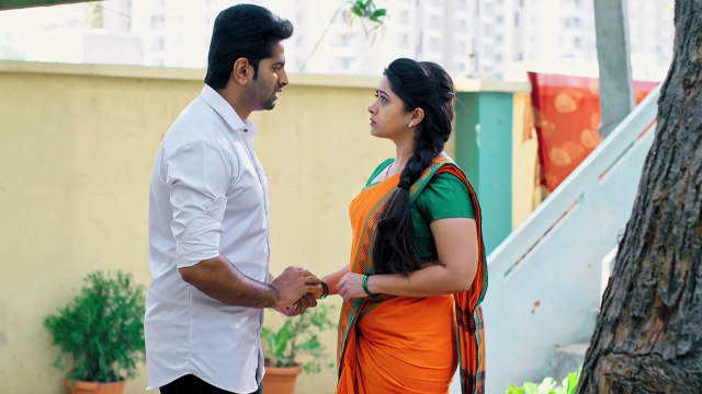 Watch Intinti Gruhalakshmi Full Episode 586 Online in HD on Hotstar