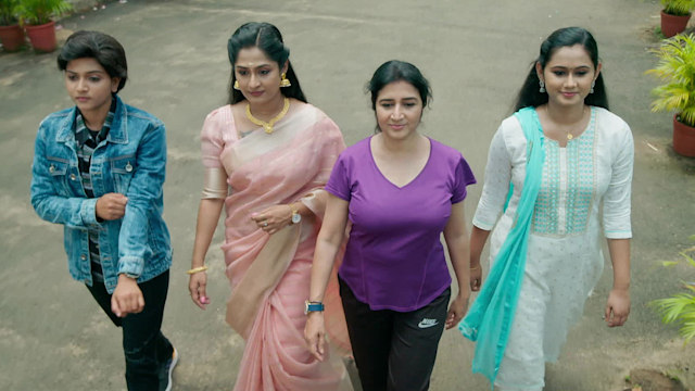 Patharamattu - Watch Episode 1 - Kanaka Durga's Humble Dream on Disney+ ...