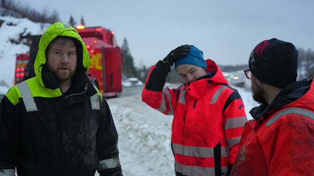 Nonton Ice Road Rescue Season 7 Episode 1 - Marathon Mission di Disney+ ...