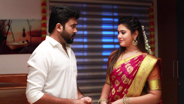 Raja Paarvai - Watch Episode 207 - Aravind Is Smitten by Pavithra on ...