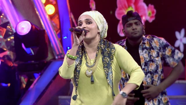 Vikram, Mufeeda Sing September Madham - Disney+ Hotstar