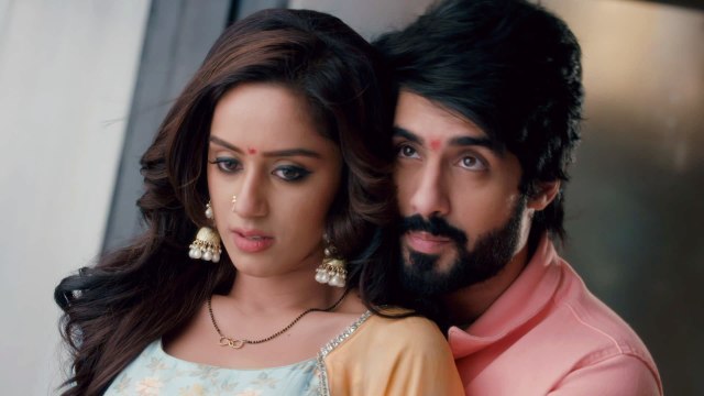 Yeh Hai Chahatein - Watch Episode 108 - Rudraksh, Preesha Get Romantic ...