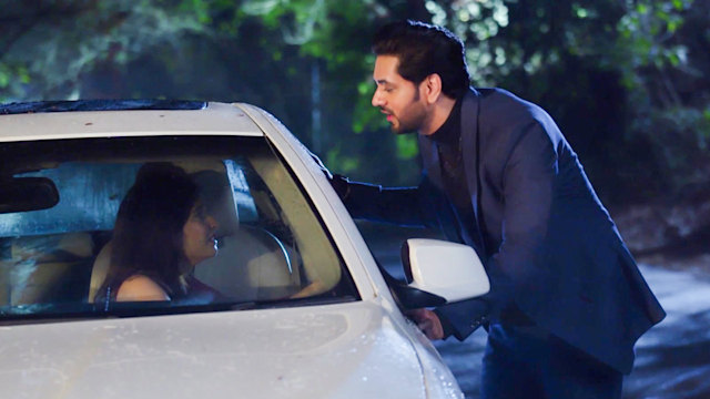 Savi Gets Trapped in a Car! - Disney+ Hotstar