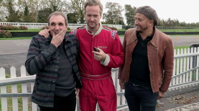 Nonton Car SOS Season 3 Episode 1 - Awesome Audi di Disney+ Hotstar