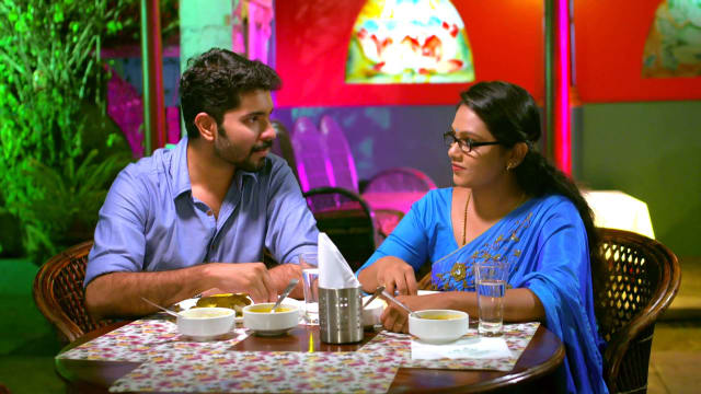 Kasthooriman - Watch Episode 553 - Jeeva, Kavya on a Date on Disney+ ...