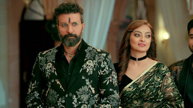 Rajjo - Watch Episode 18 - Pushkar's Past Haunts Him on Disney+ Hotstar