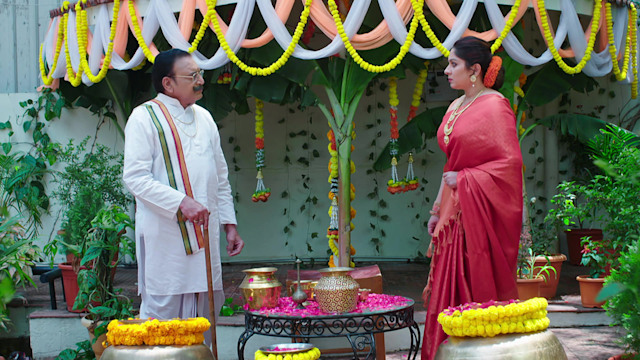 Watch Intinti Gruhalakshmi Full Episode 917 Online in HD on Hotstar UK