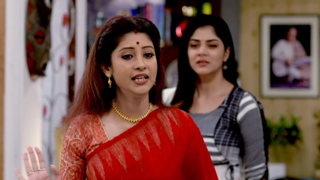 Mohor - Watch Episode 265 - Titir Slaps Mohor! on Disney+ Hotstar