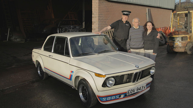 Nonton Car SOS Season 4 Episode 3 - BMW 2002 Turbo di Disney+ Hotstar