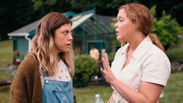 Nonton Life & Beth Season 1 Episode 6 - Boat di Disney+ Hotstar