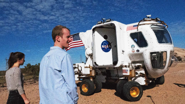 Nonton Weird But True! Season 1 Episode 17 - Astronauts di Hotstar