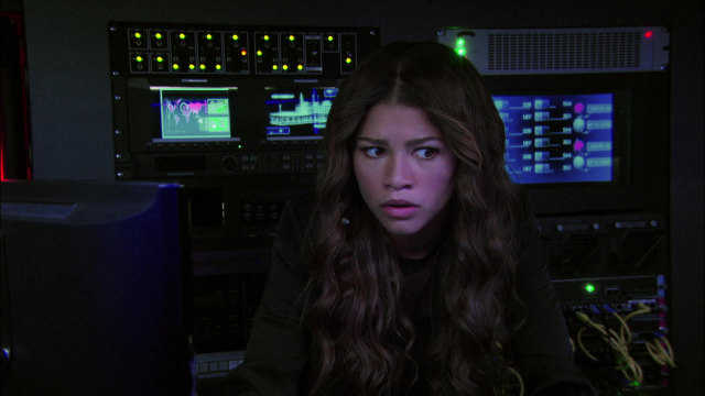 Nonton Disney K.C. Undercover Season 1 Episode 8 - Assignment: Get That ...
