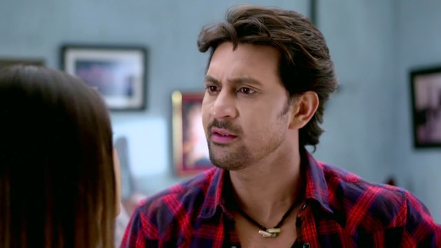 Khelaghor - Watch Episode 101 - Shantu's Cute Gesture on Disney+ Hotstar