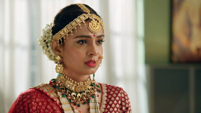 E22 - Malini Takes a Drastic Step - Hotstar