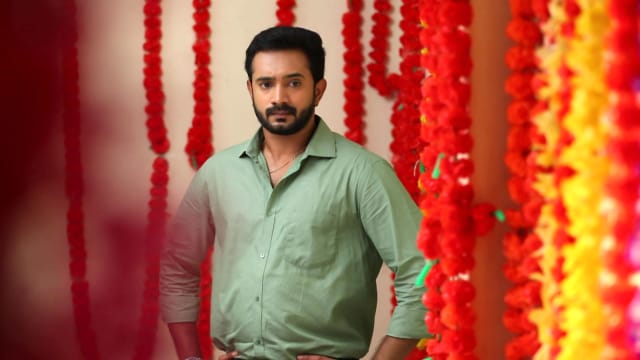 E42 - Arun Lands in Trouble - Hotstar