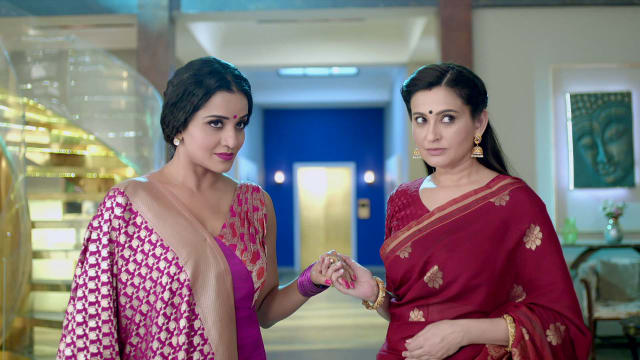 Nazar - Watch Episode 256 - Mohana, Divya Join Hands on Disney+ Hotstar