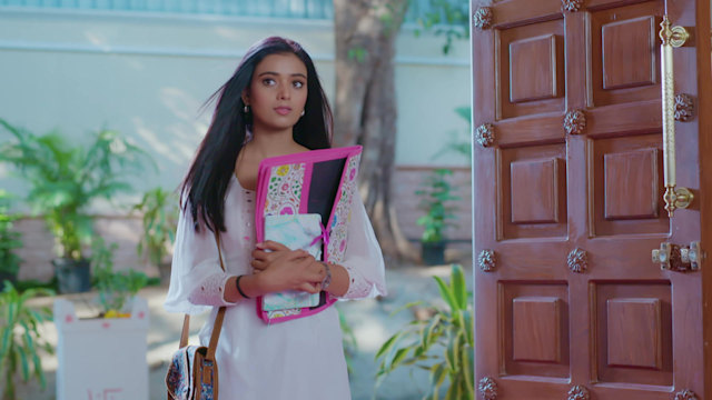 Titlie - Watch Episode 15 - Titlie at Garv's House on Disney+ Hotstar