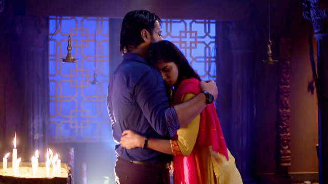 Mohor - Watch Episode 183 - Shankha, Mohor Get Romantic on Disney+ Hotstar