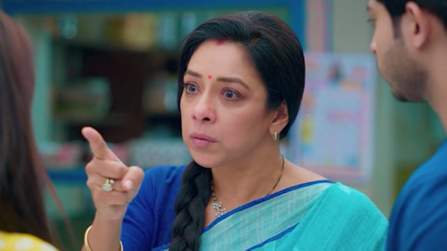 Anupama Berates Samar and Dimple - Hotstar