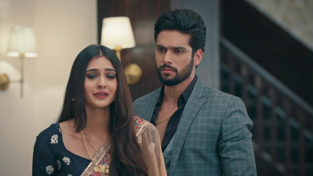 Pallavi questions raghav - Hotstar