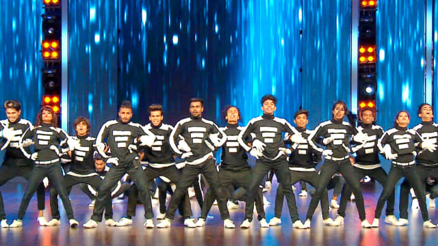 V Company's extraordinary act - Hotstar