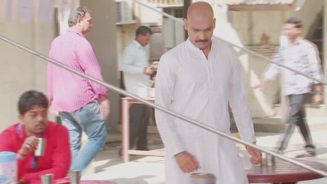 Saaheb tries to redeem himself - Hotstar