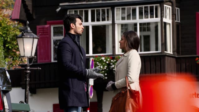 Watch Naina-Raghav Meet By Chance Videos Online on Disney+ Hotstar