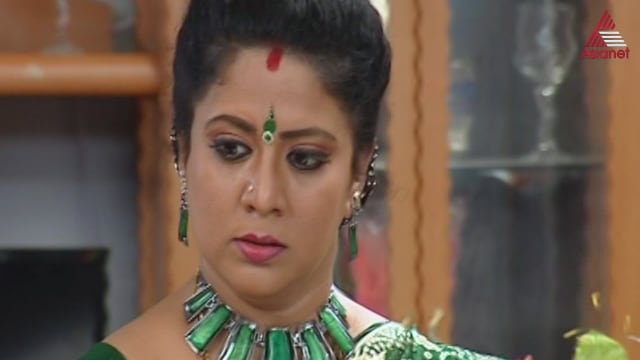 Chandanamazha - Watch Episode 21 - Anjali lies to Urmila on Disney+ Hotstar