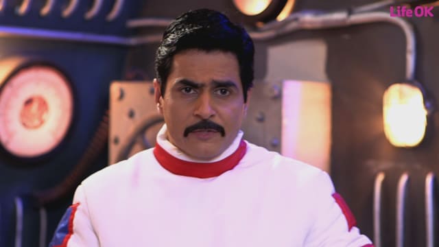 Watch SuperCops Vs Super Villains Full Episode 13 Online in HD on ...