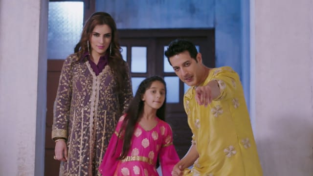Mariam Khan Reporting Live Watch Episode 36 Aayat Visits Mariam