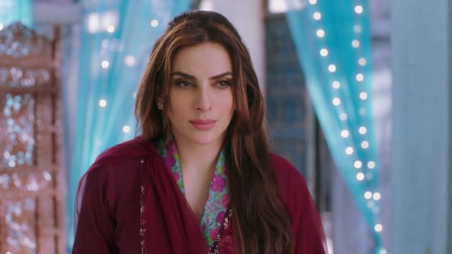Mariam Khan - Reporting LIVE - Watch Episode 38 - Aayat's Cunning Move ...