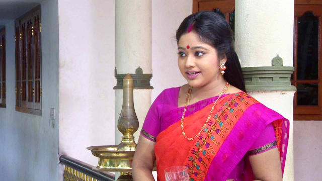 Chandanamazha - Watch Episode 29 - Amrutha Ridicules Varsha on Disney+ ...