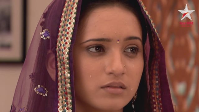 Devyani - Watch Episode 31 - Devyani Refuses To Leave on Disney+ Hotstar