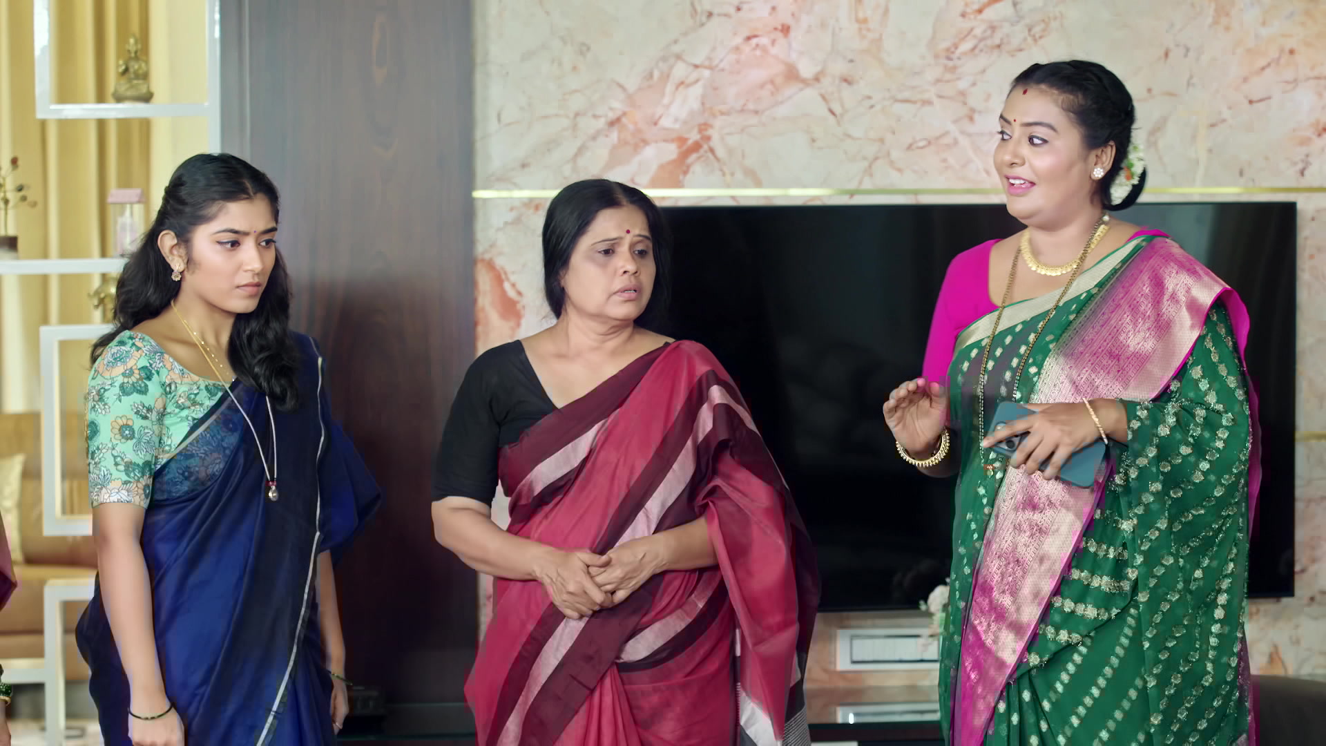 Watch Neenadhe Naa S2 Episode 233 on JioHotstar