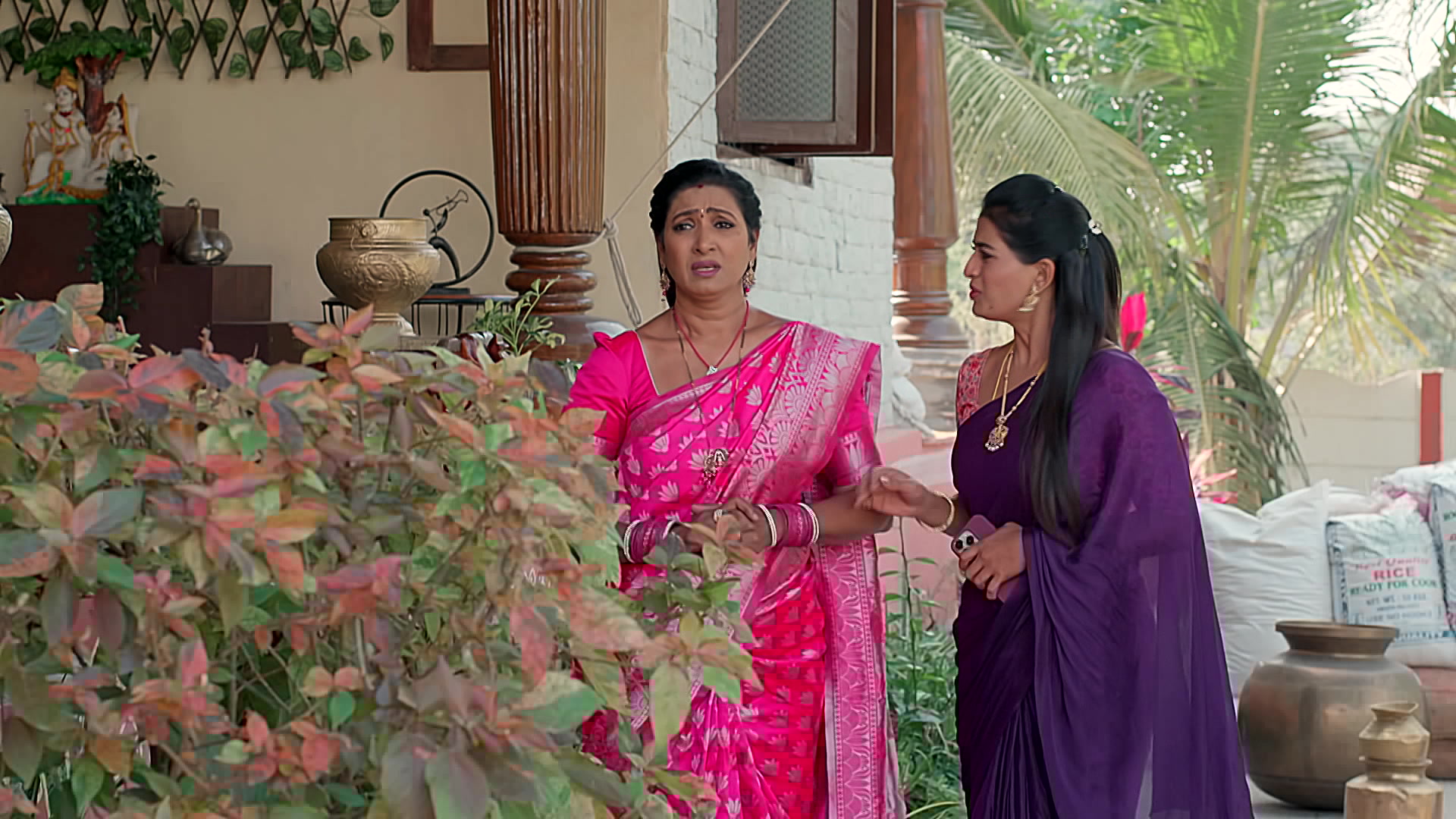 Watch Illu Illalu Pillalu S1 Episode 54 on JioHotstar