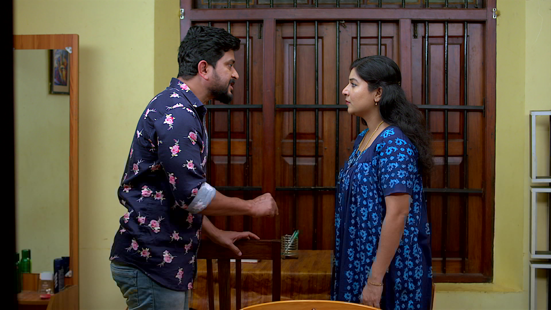Stream Hari, Aparna Have a Conflict Season 1 Episode 927 – Hari, Aparna Have a Conflict on Hotstar