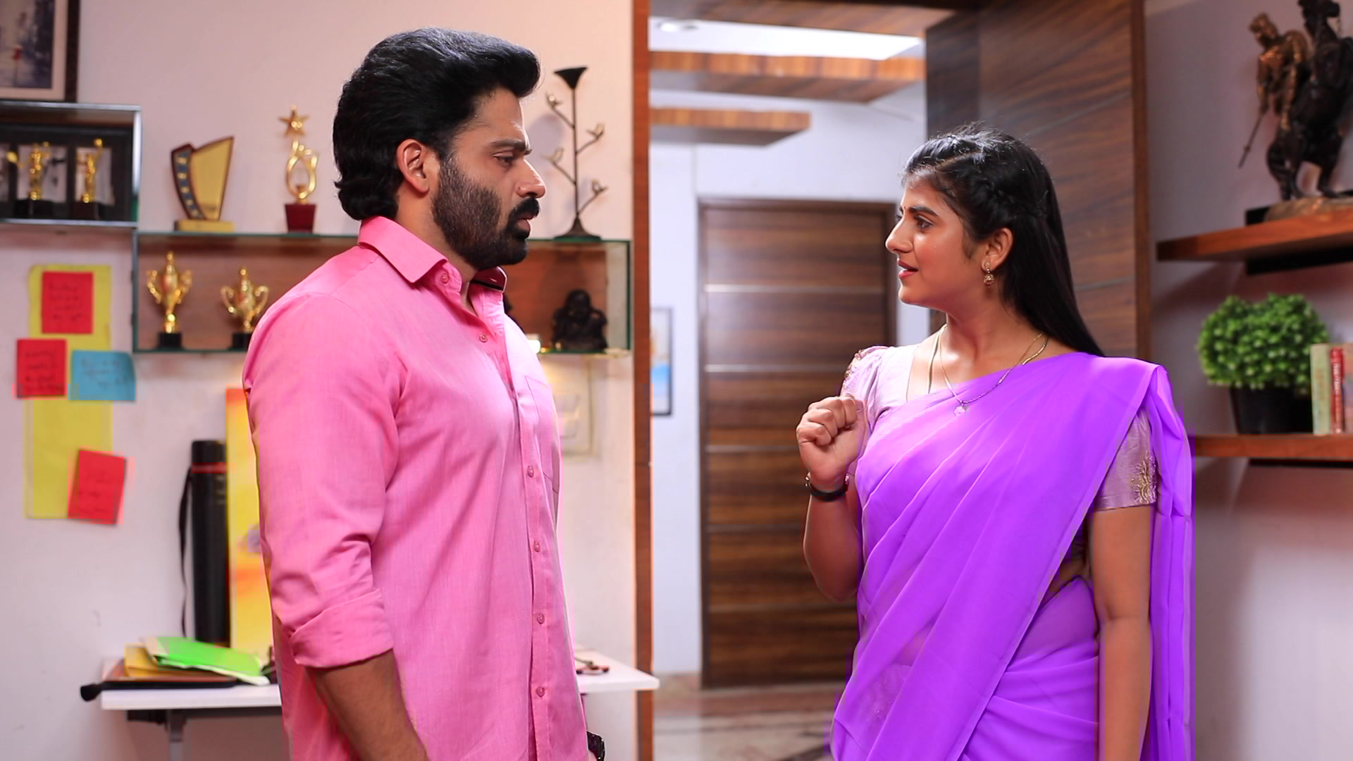 Watch Kavya Scolds Parthiban Online