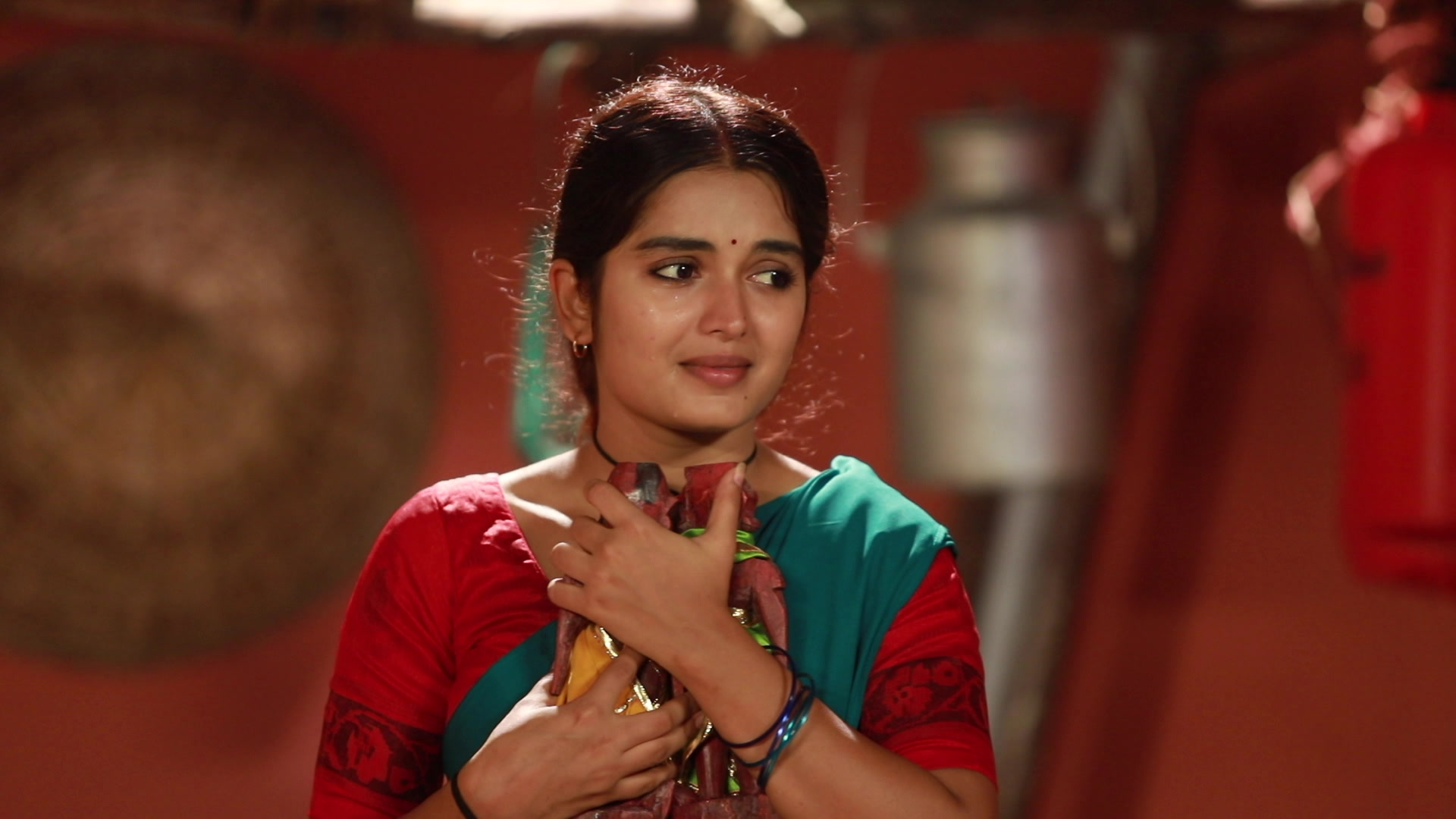 Stream Kanmani's Firm Decision Season 1 Episode 155 – Kanmani's Firm Decision on Hotstar