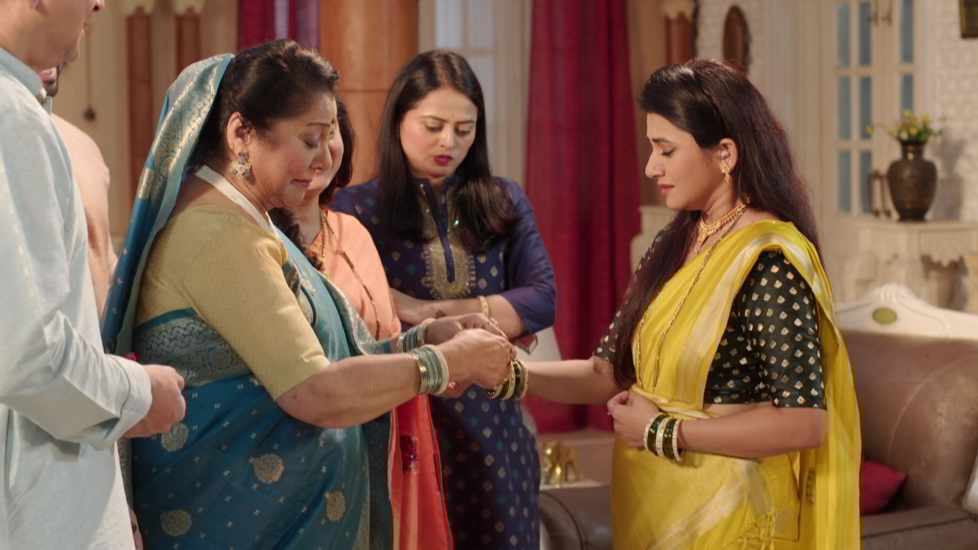 Watch Tharala Tar Mag Episode 558 on JioHotstar