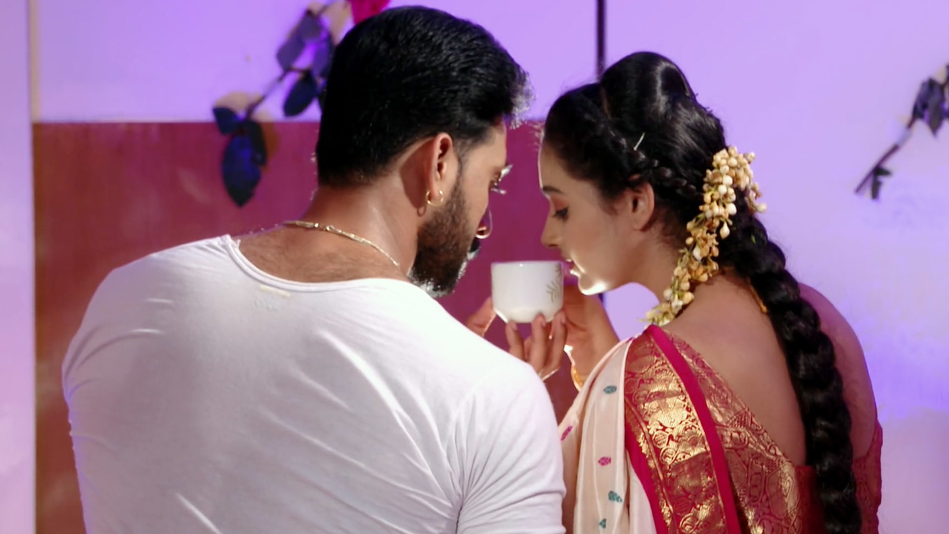 Watch Bangarada Panjara S1 Episode 72 on JioHotstar