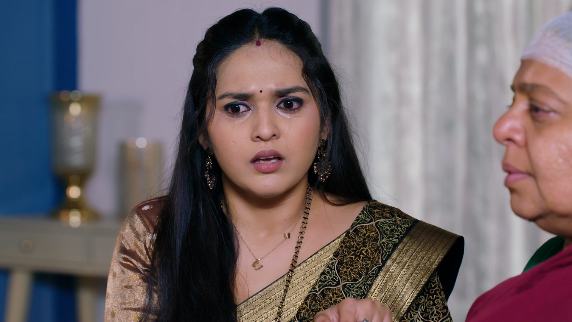 Watch Karimani S1 Episode 359 on JioHotstar