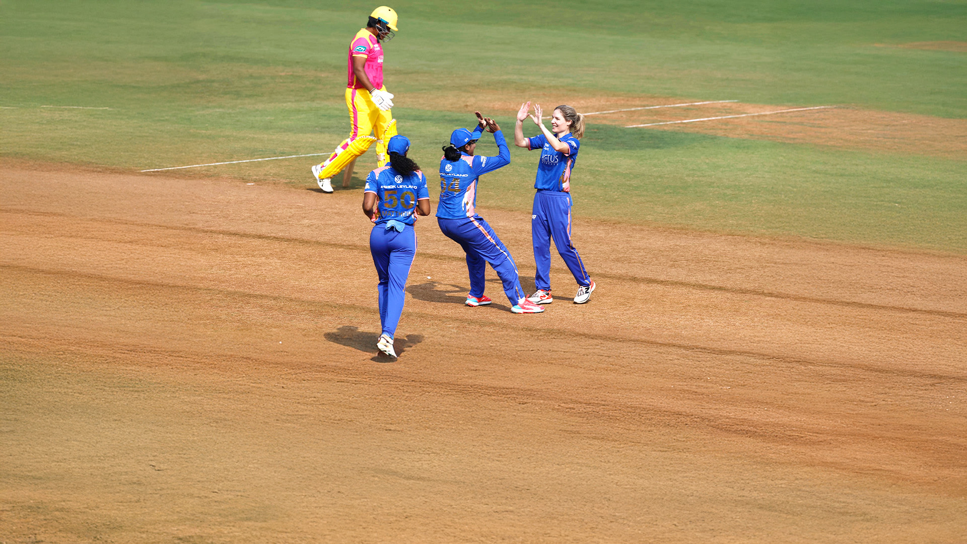 UPW Fall of Wickets vs MI