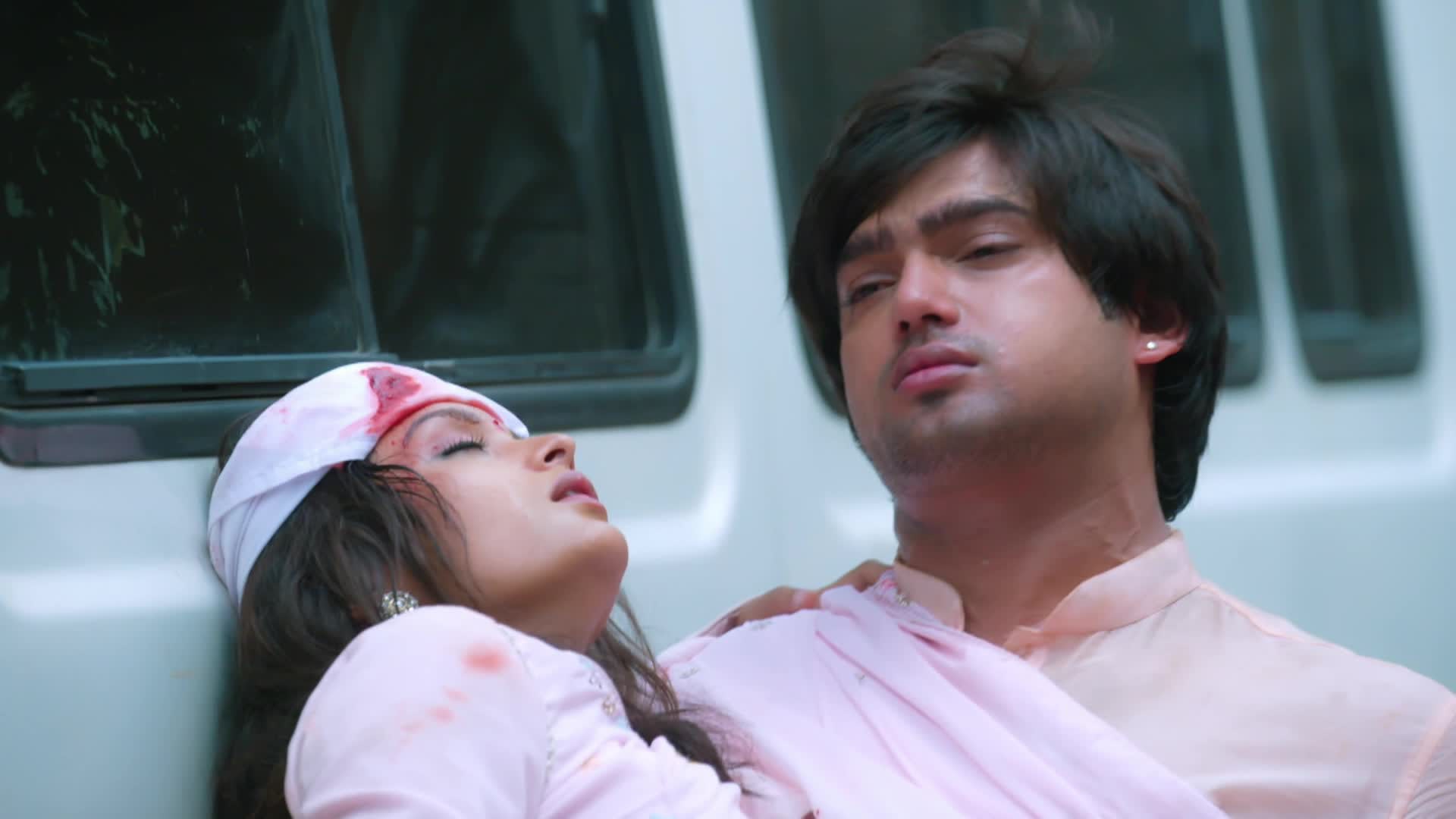 Watch Suhaagan S1 Episode 412 on JioHotstar