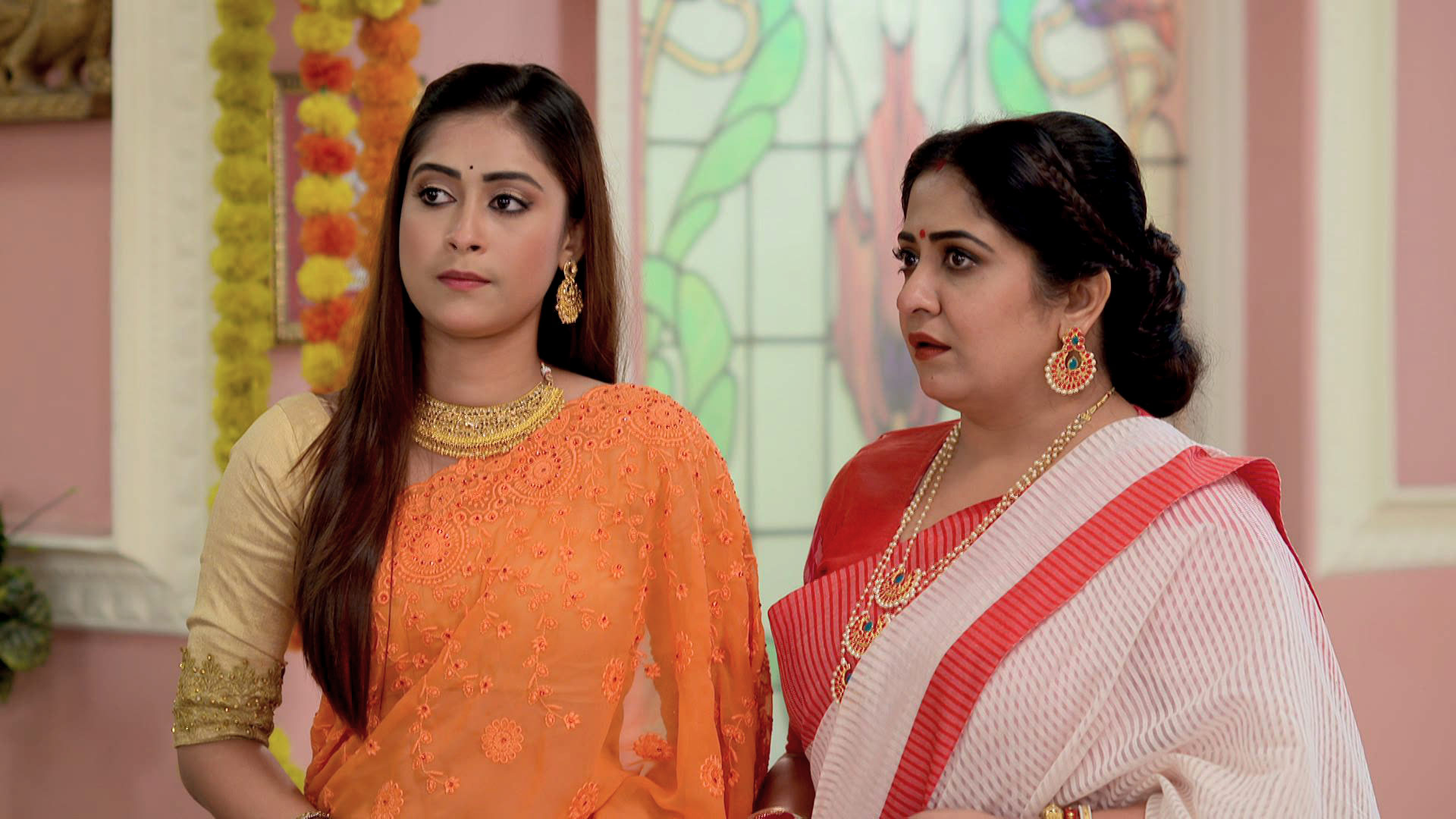 Watch Gaatchora S1 Episode 244 on JioHotstar