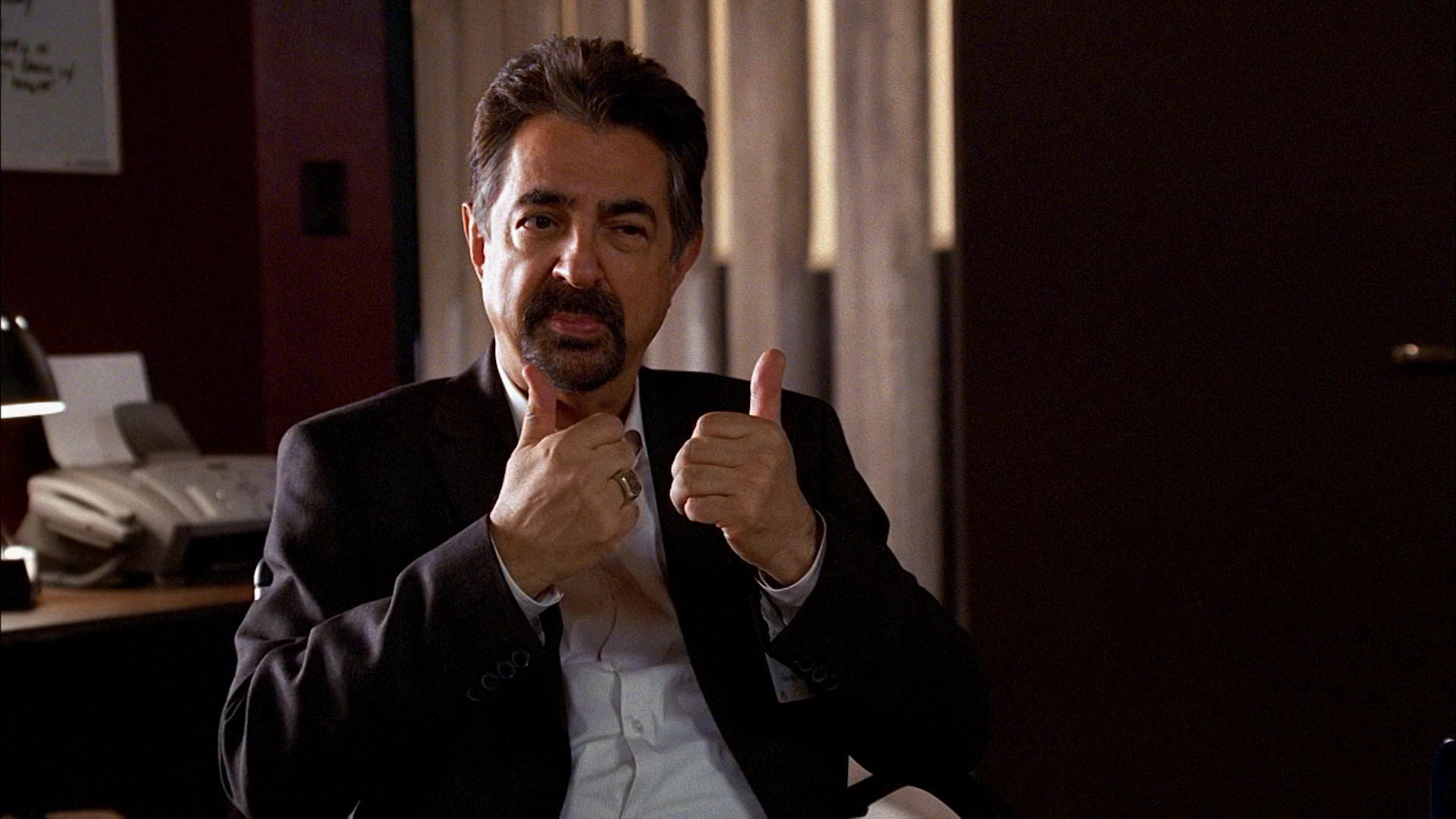 Nonton Catching Out Season 4 Episode 5 - Catching Out di Disney+