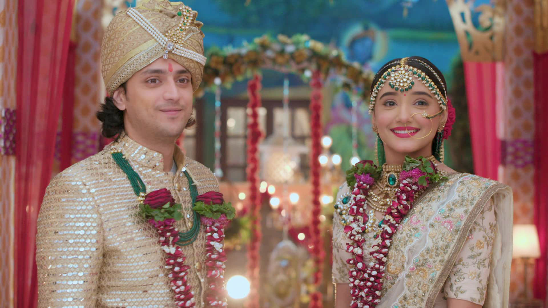 Watch Woh To Hai Albelaa S1 Episode 215 on JioHotstar