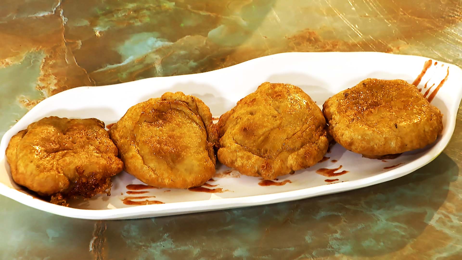 Watch Egg Mamoos Online
