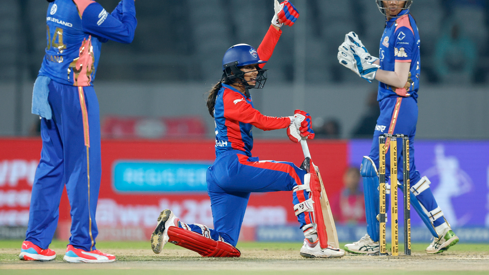 DC Hand MI Their 3rd Successive Loss
