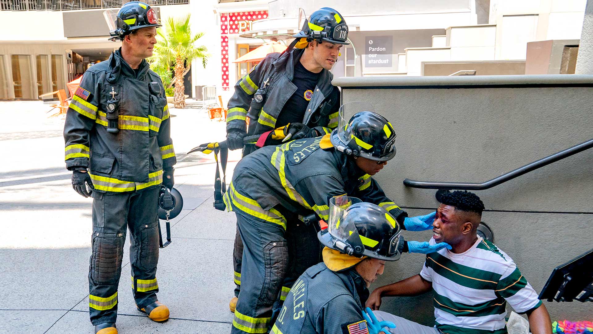 Nonton Desperate Times Season 5 Episode 2 - Desperate Times di Disney+