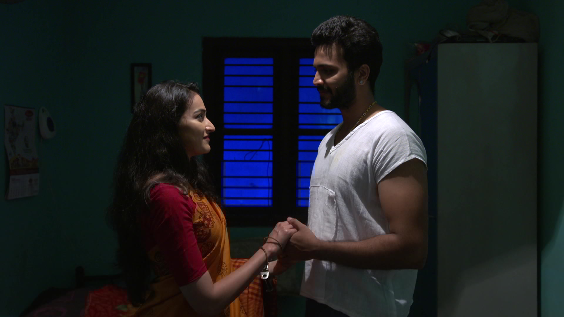 Watch Suryakant, Prerana Share a Moment Online